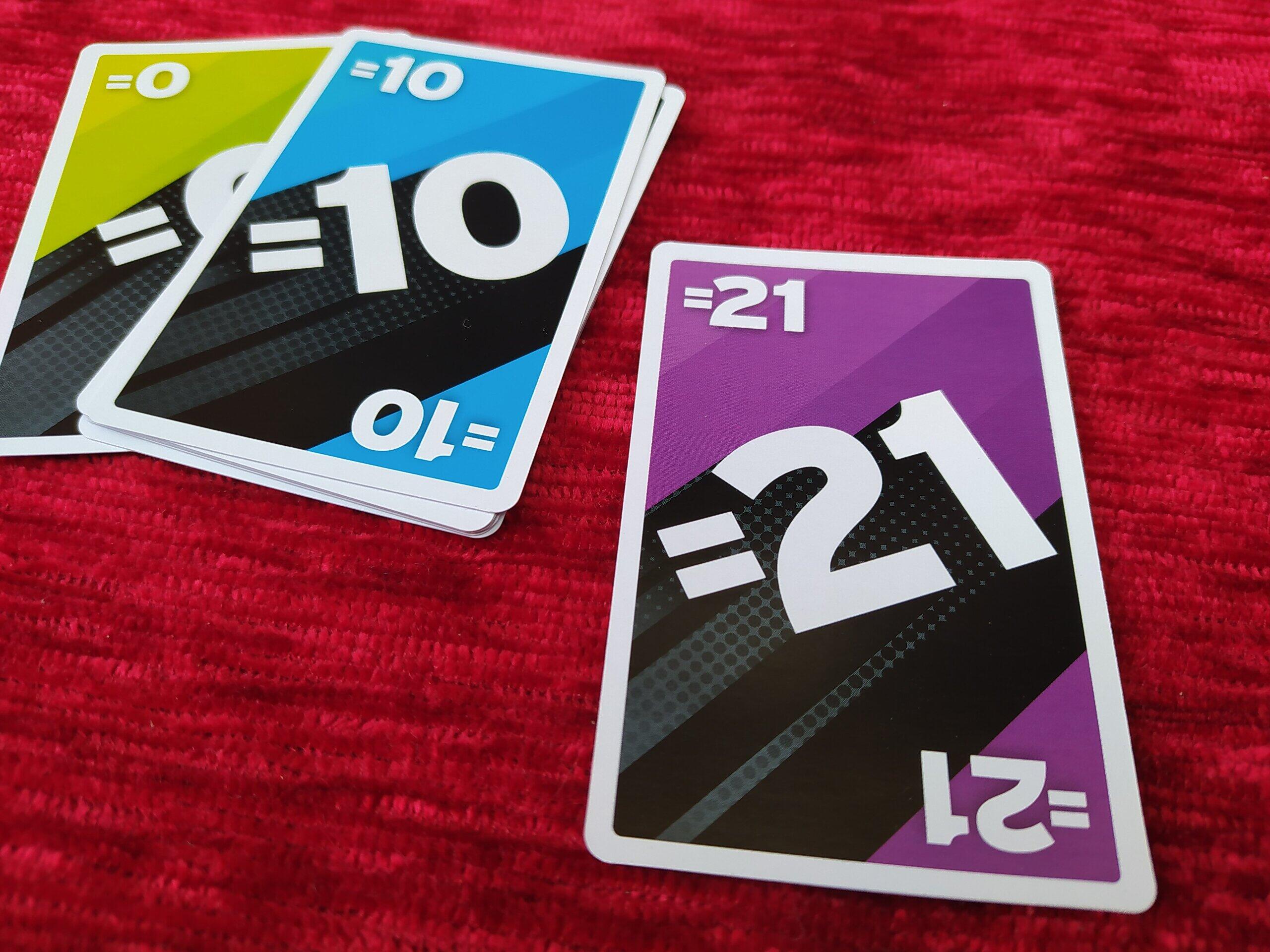 Spiele-Test "5 Alive": Gelungener Uno-Black-Jack-Mix für Fans kleiner ...