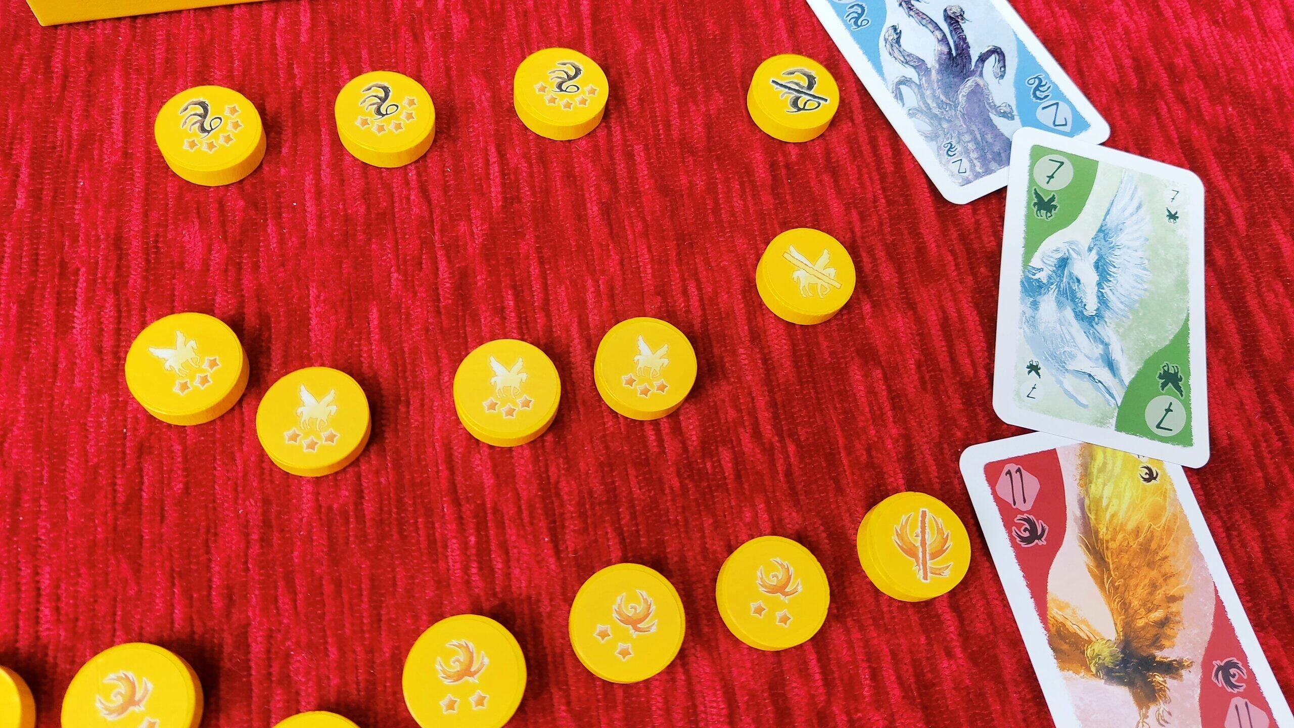 Spiele-Test "Oracle": Originelles Fabeltiere-Stechen - Kartenspiel-Tipp