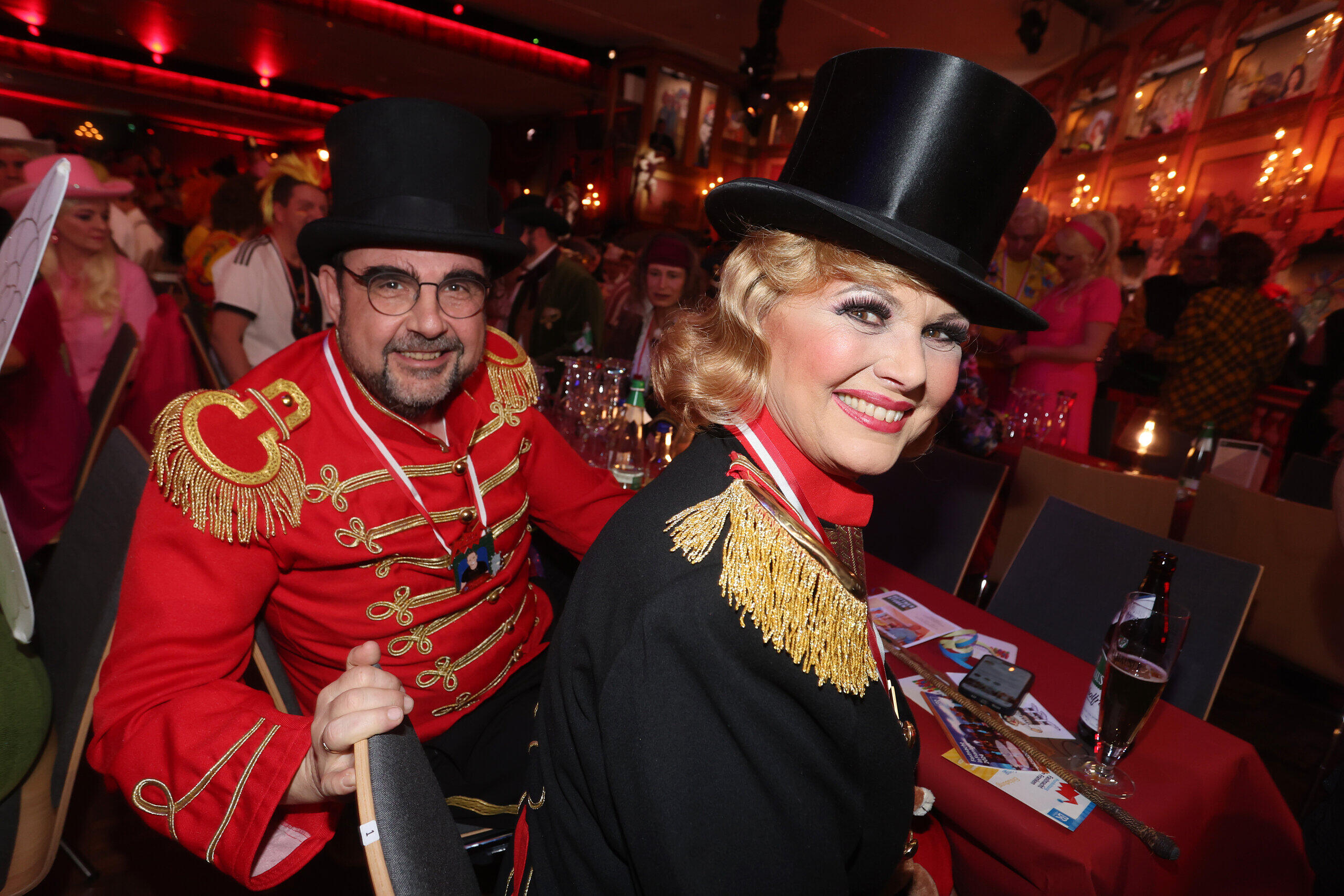 "Fastnacht in Franken" 2024 - Politikerkostüme - Bildergalerie