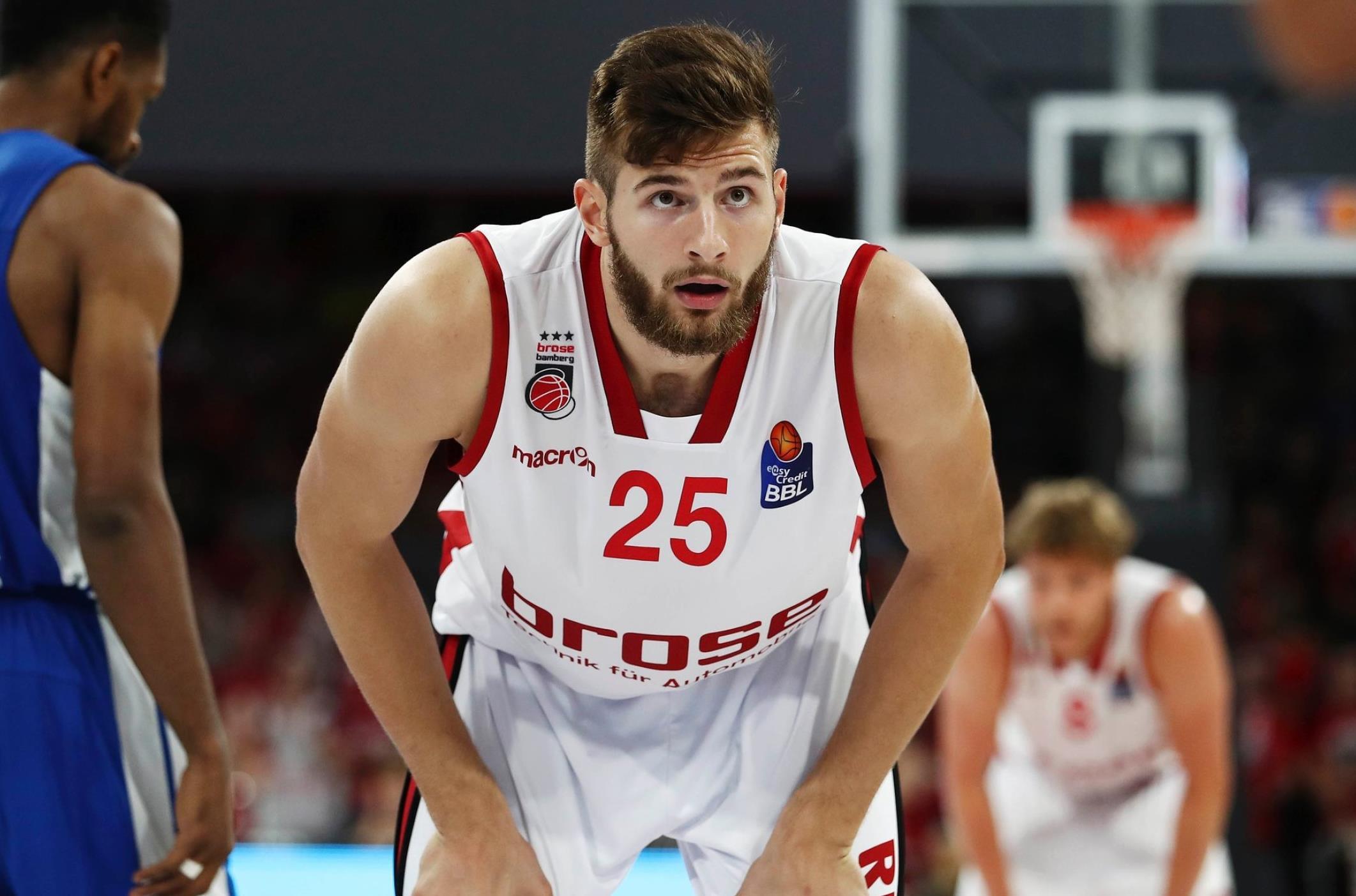Center Leon Kratzer erhält bei Brose Bamberg neuen Zweijahresvertrag