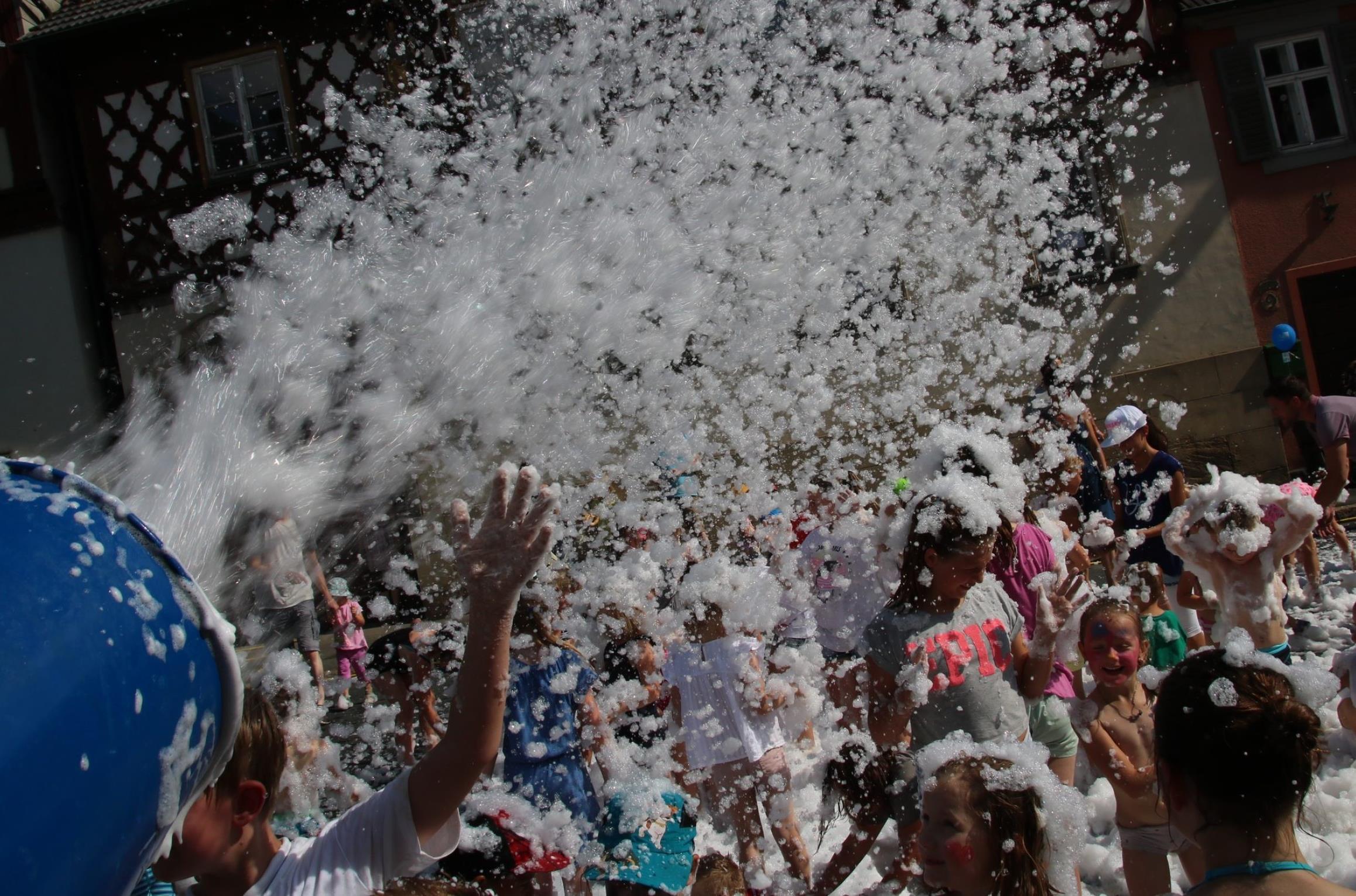 Schaumparty machte Kinder glücklich
