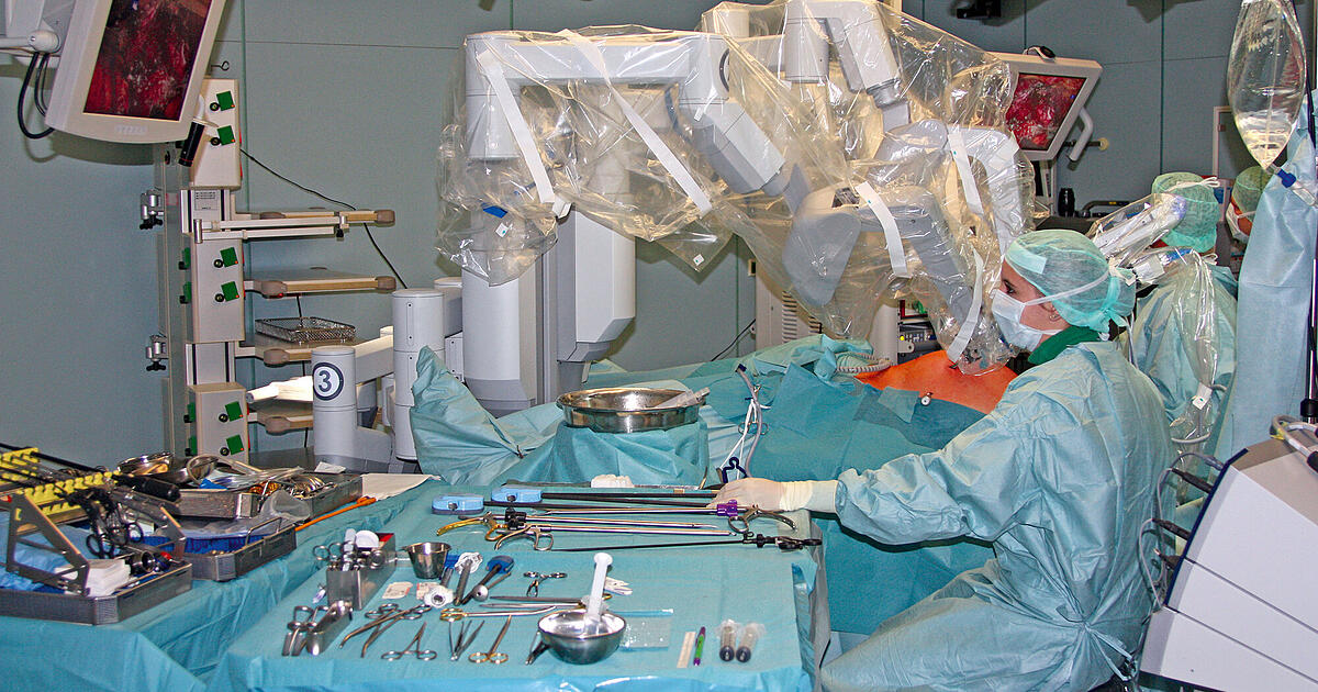 Würzburg: OP-Roboter selbst steuern - Uniklinikum lädt zu ...