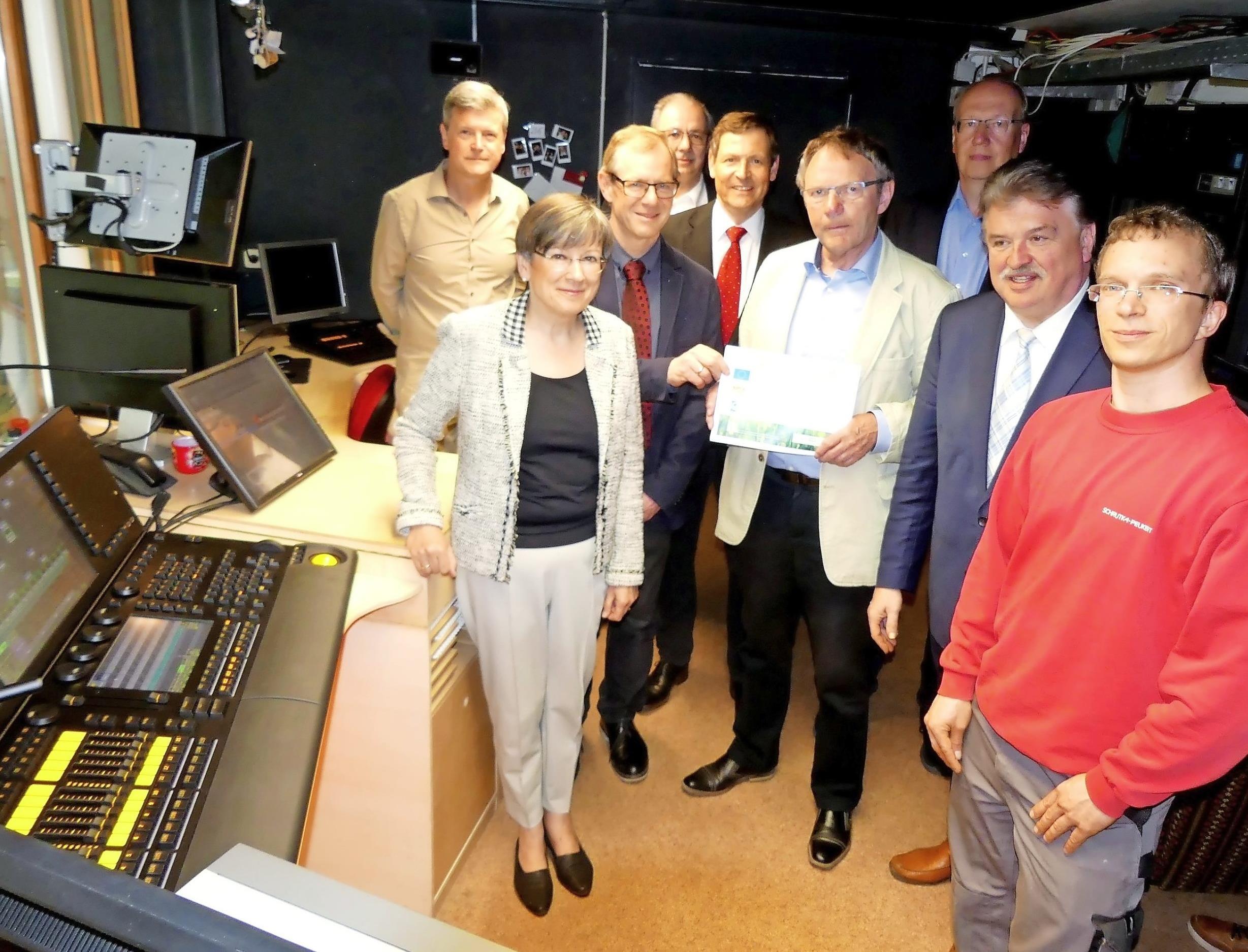 Technikraum der "Naturbühne" mit Lichtpult ausgestattet