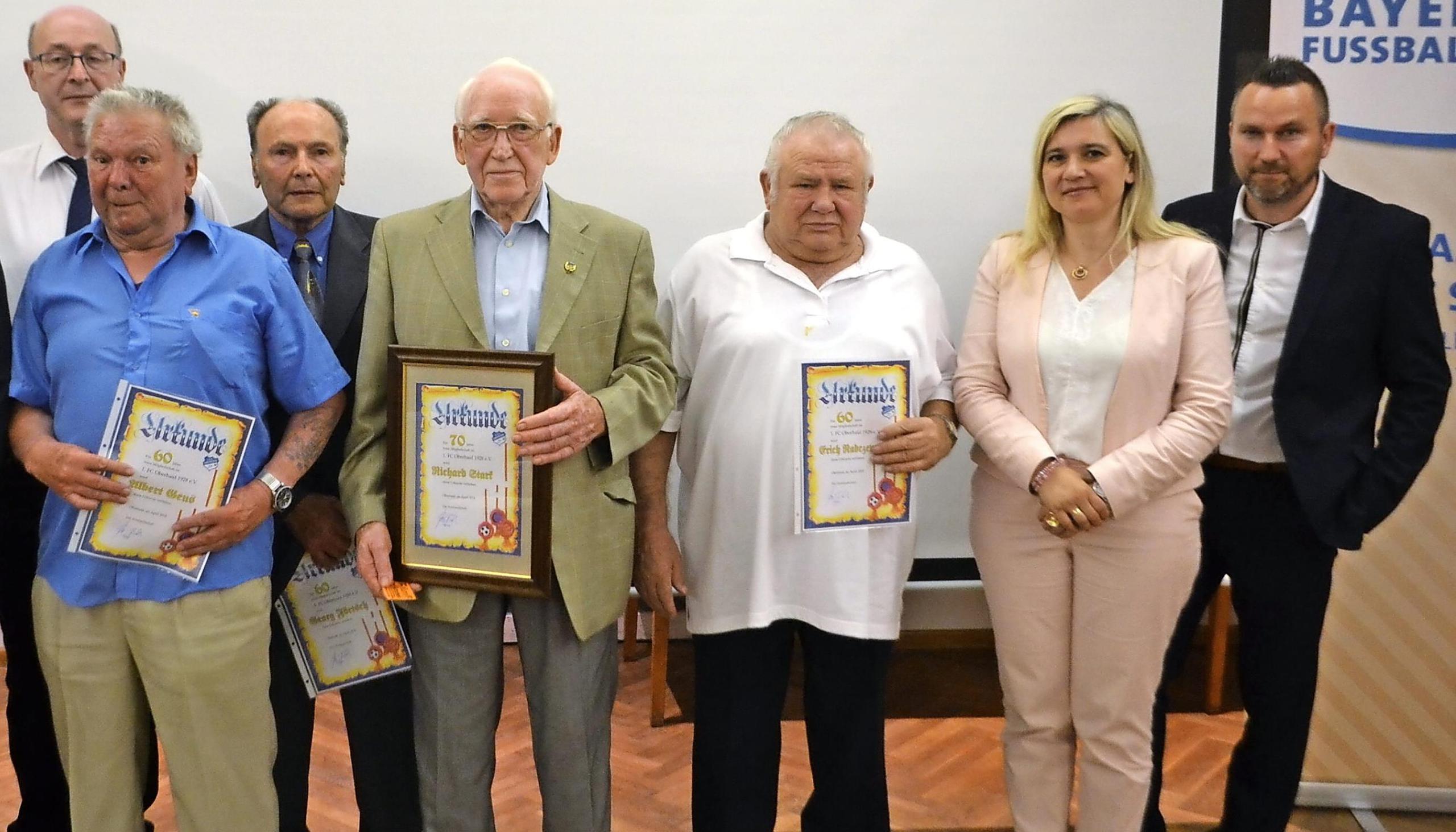 Viele Ehrungen beim FC Oberhaid