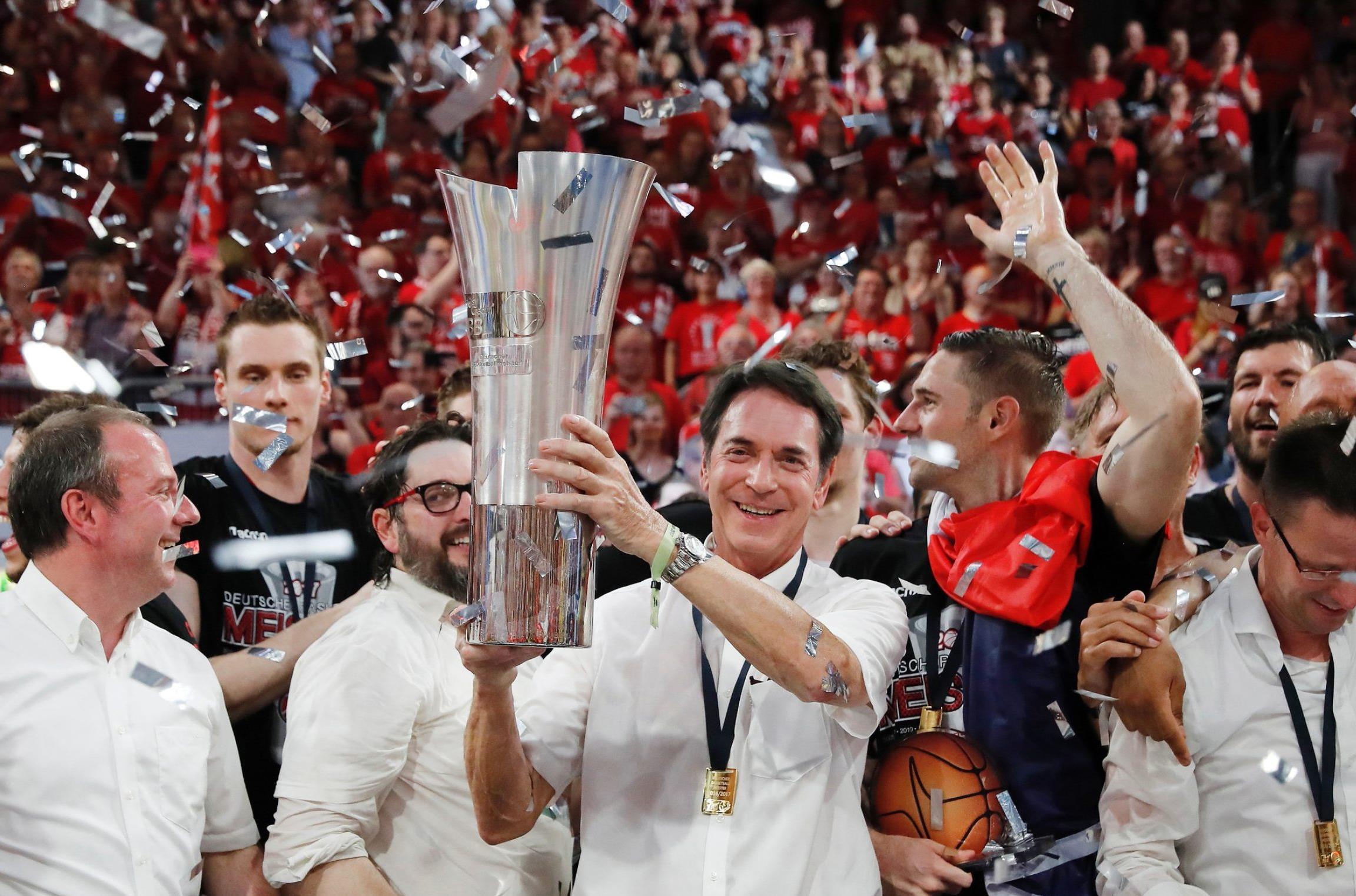 Krisensitzung beim Meister Brose Bamberg - Michael Stoschek und der ...