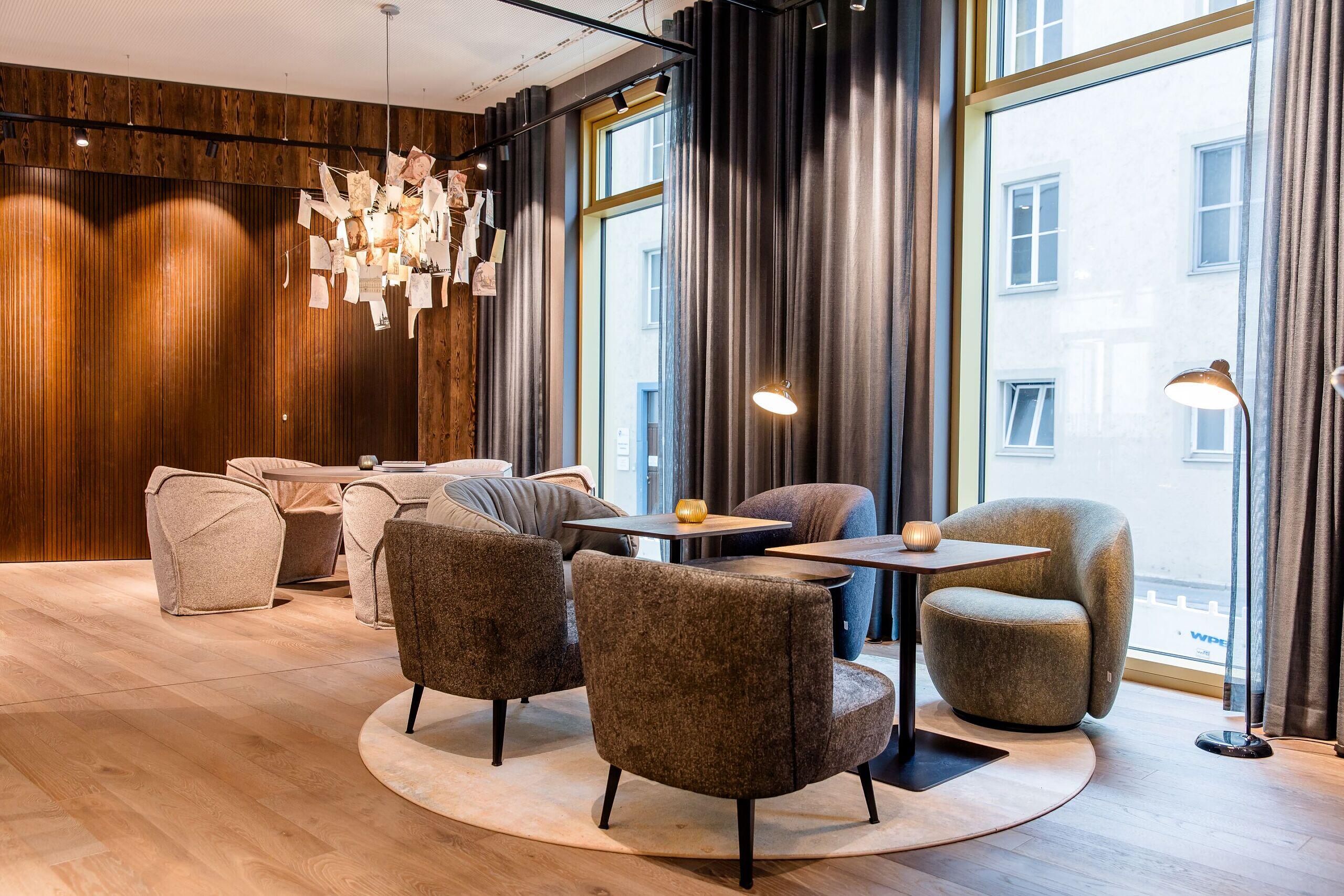 Erstes "Motel One" in Würzburg eröffnet: Einrichtung "passend zur Lage ...