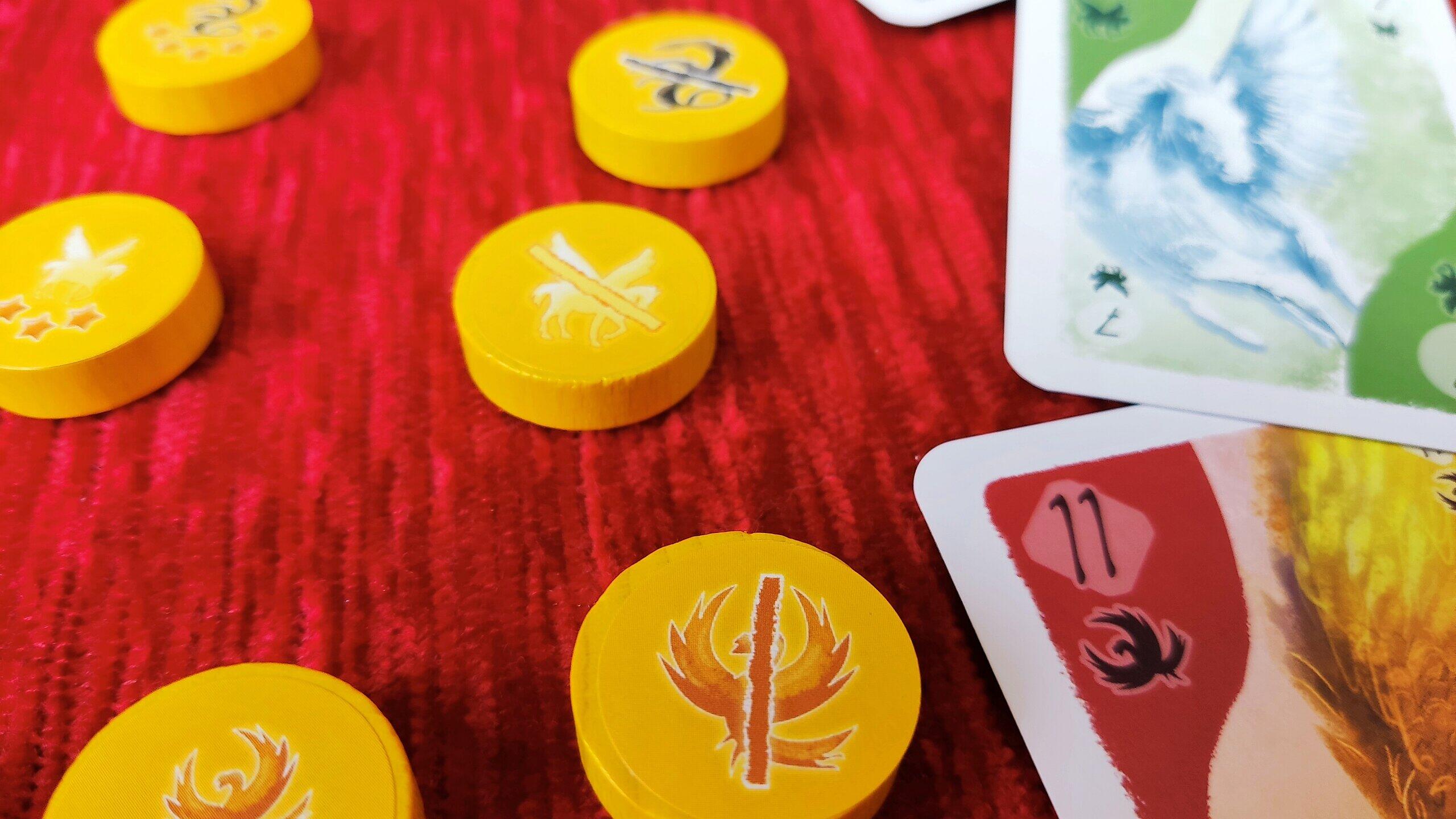 Spiele-Test "Oracle": Originelles Fabeltiere-Stechen - Kartenspiel-Tipp