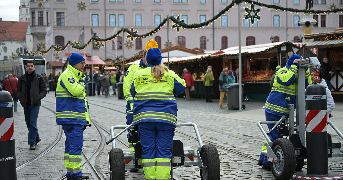 Augsburger: Poller-Rücken im Minutentakt für Weihnachtsmarkt-Sicherheit
